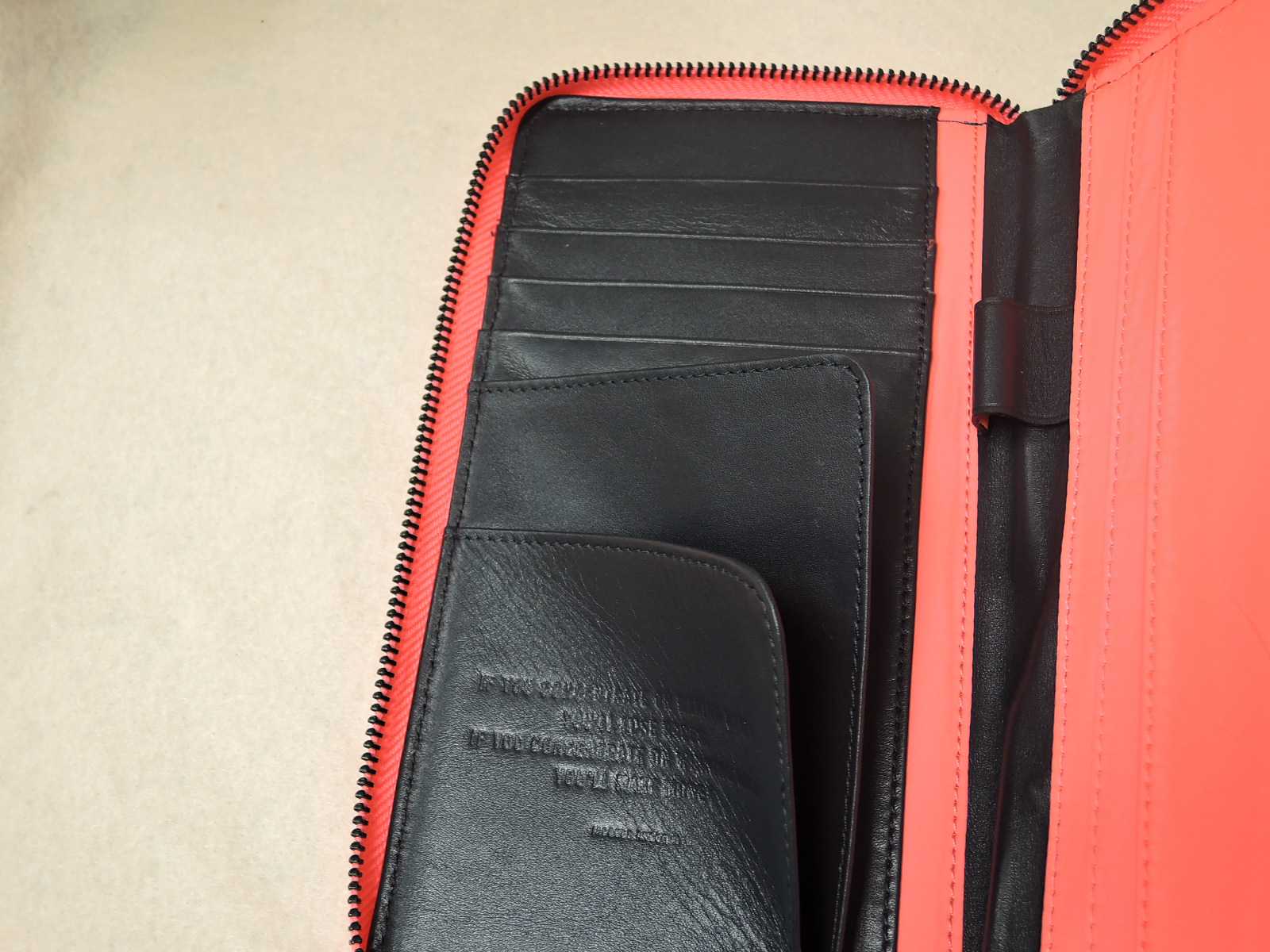 【ラファ】長財布（Transfer Wallet）の内側がvivid過ぎて返品交換した件 | 理系な人の趣味ブログ